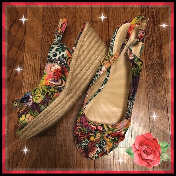 Dress Barn | Shoes | Dress Barn Wedge Peeptoe Floral Wedge Sandals ...